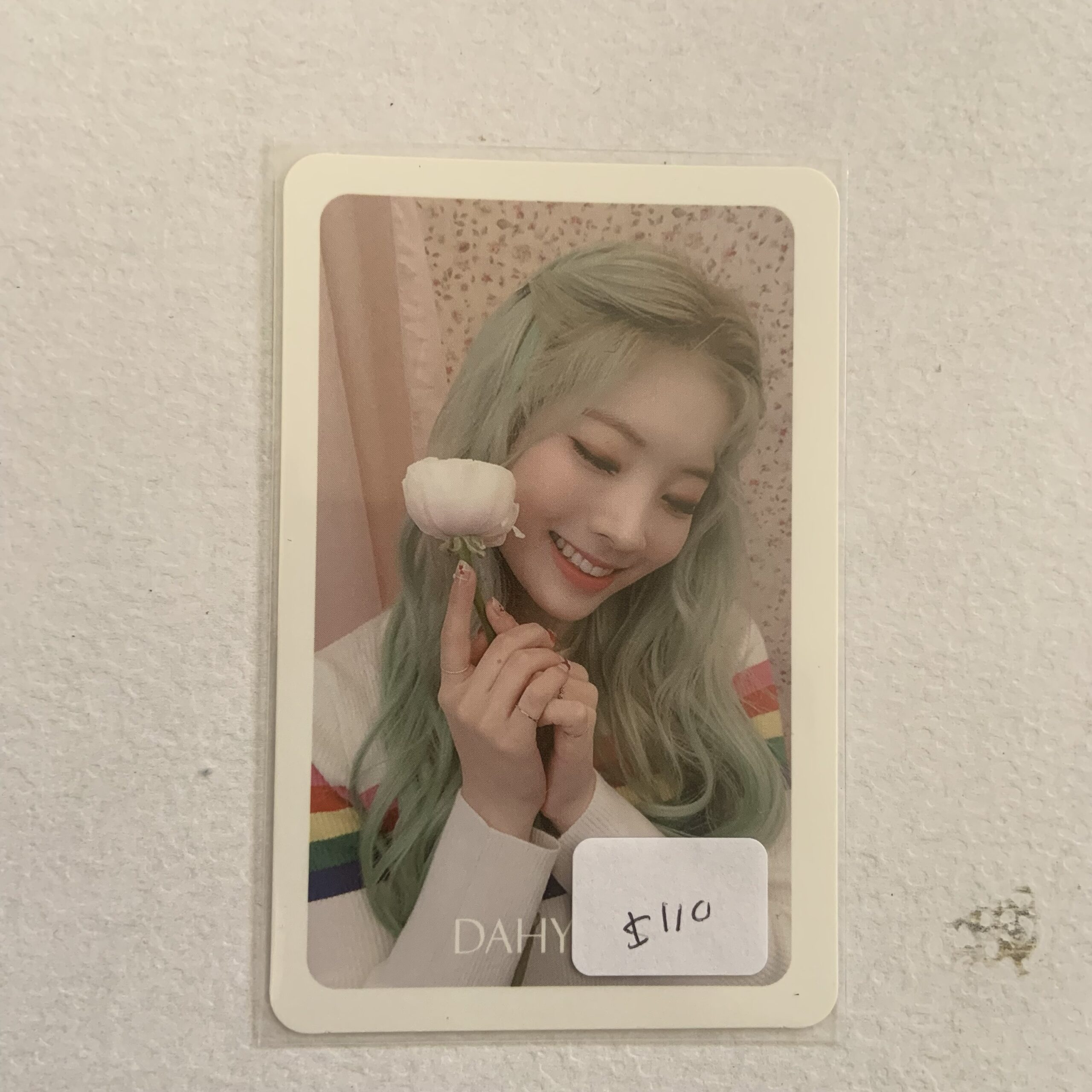 Twice-Dahyun-Fancy-3