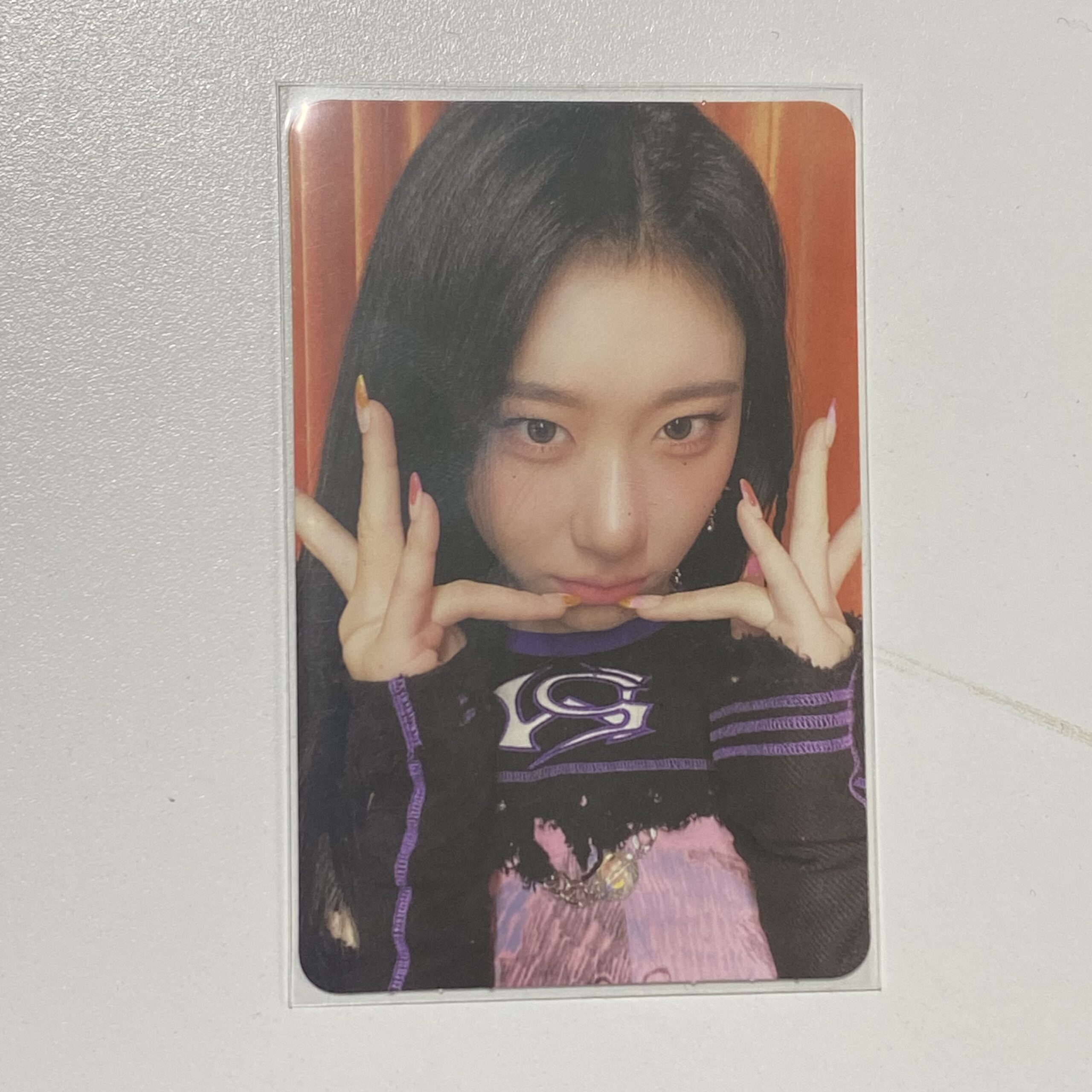Itzy-Chaeryeong-Cheshire-Ver.-Limited-2