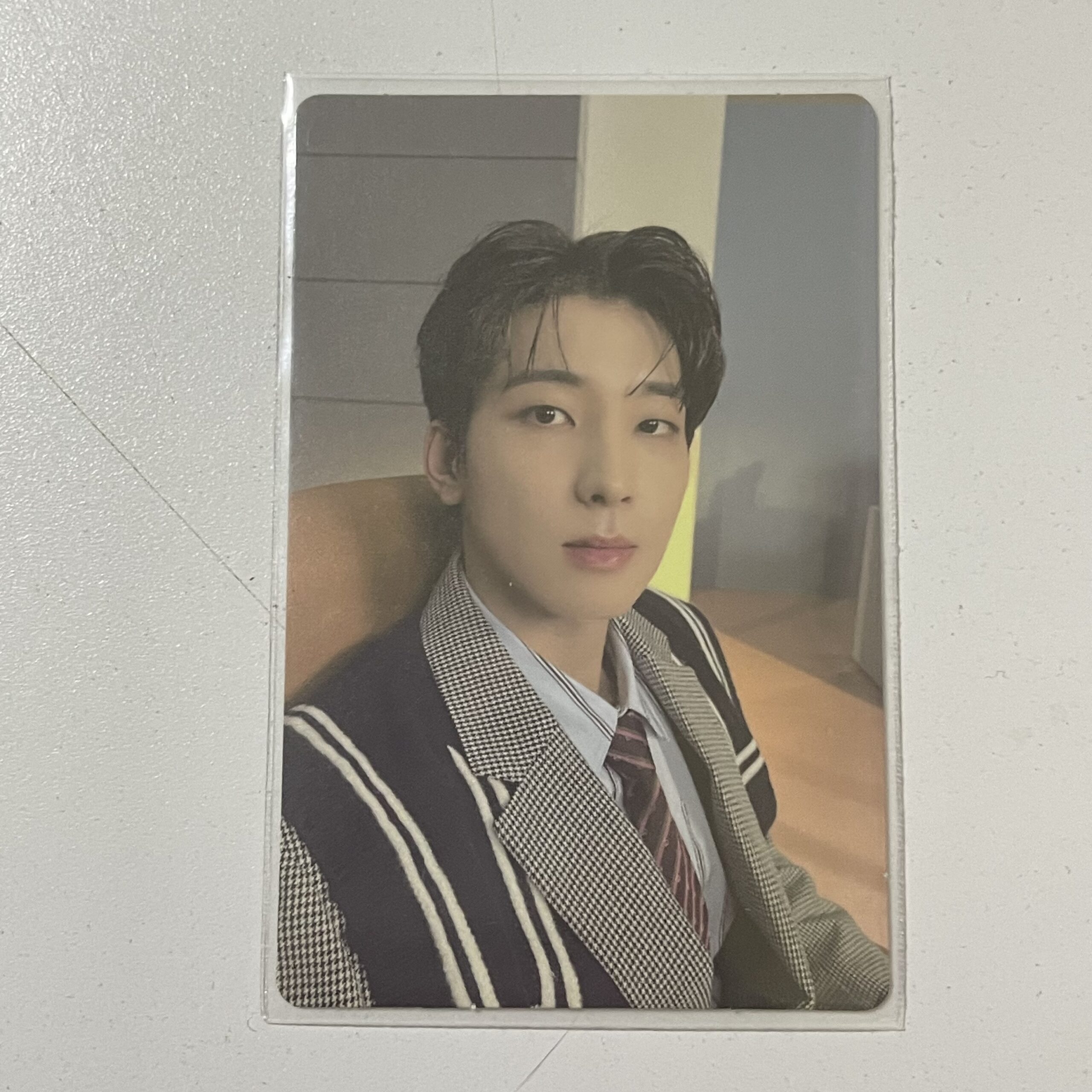 Seventeen-Wonwoo-FML-Ver.-Faded-Mono-Life-1