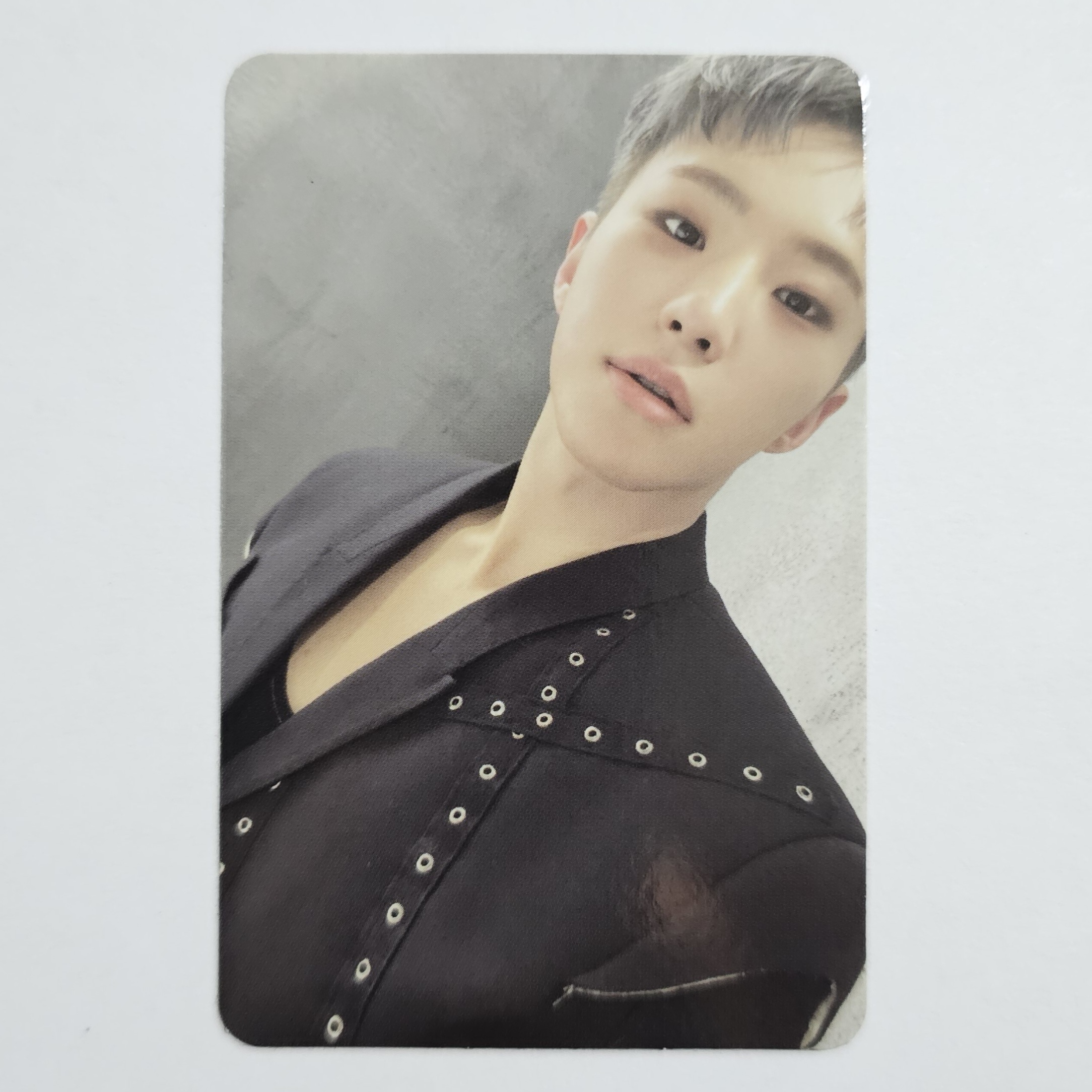 Seventeen-Hoshi-Face-The-Sun-Ver.-Ep.-2-Shadow-2